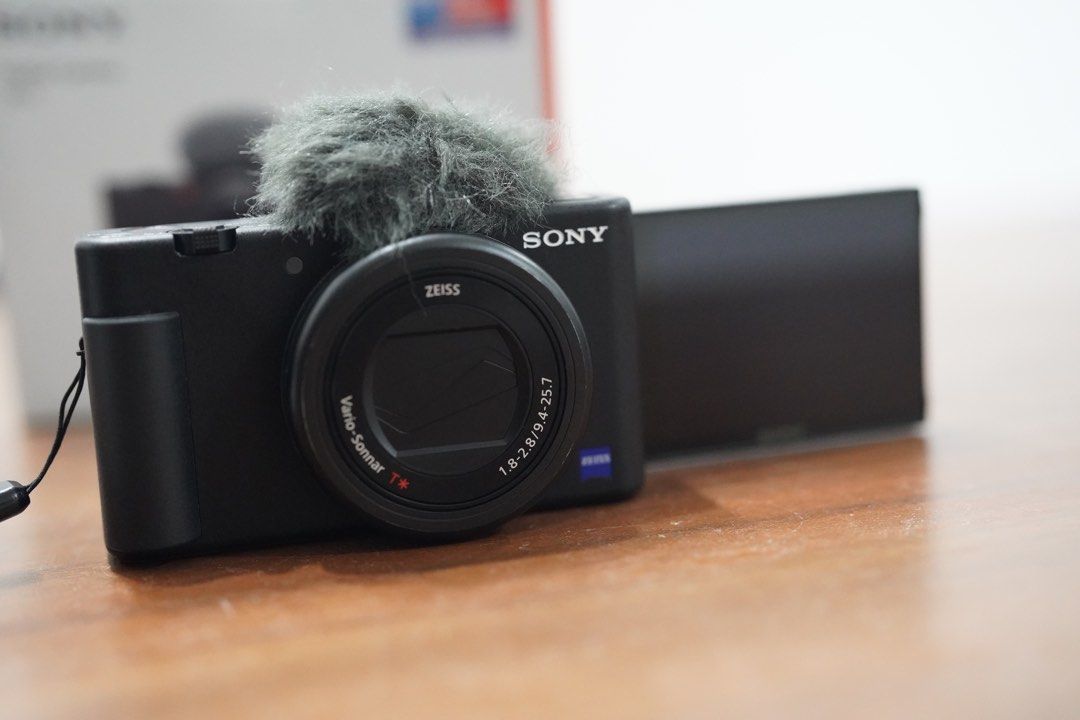 SONY ZV1, Photography, Cameras on Carousell