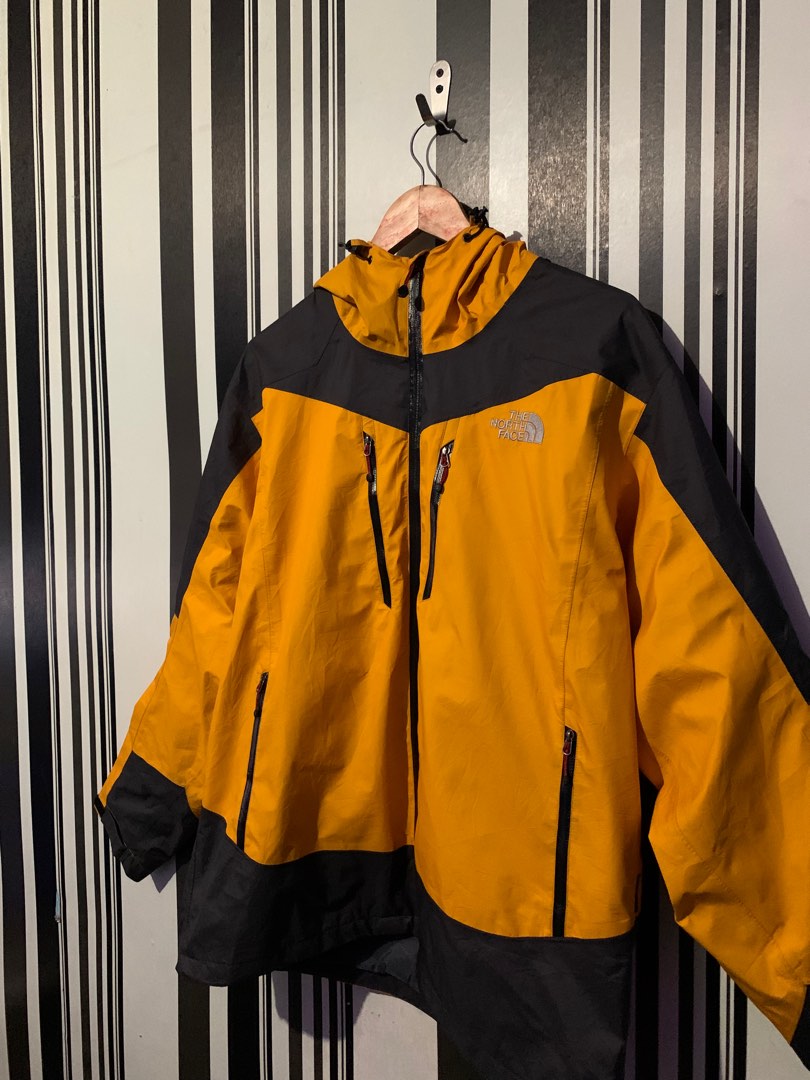 TNF GORETEX JACKET, Men's Fashion, Coats, Jackets and Outerwear on ...