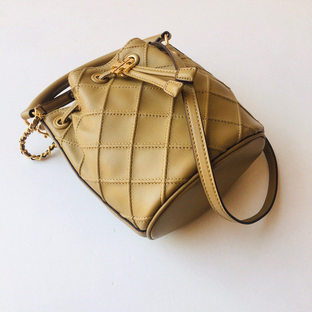 Tory Burch Soft Fleming Bucket Bag Small Pebblestone, Women's Fashion ...