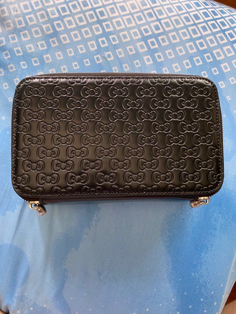 TOS x Hello Kitty Train Case, Women's Fashion, Bags & Wallets, Clutches ...