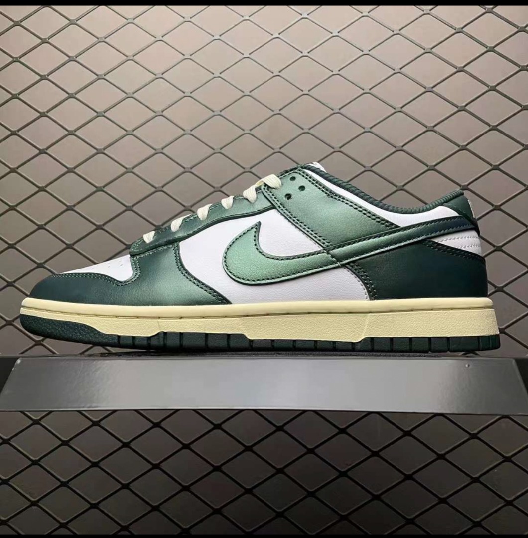 Vintage Green Dunk, Men's Fashion, Footwear, Sneakers on Carousell