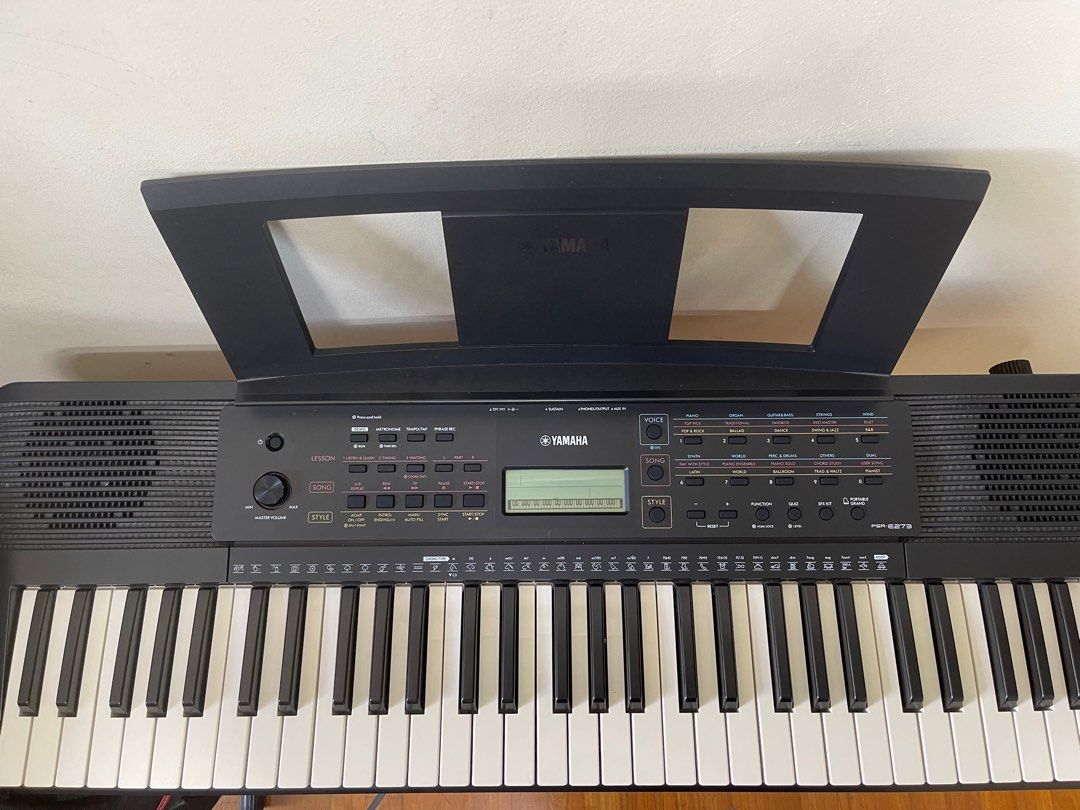 Yamaha Keyboard PSR E-273, Hobbies & Toys, Music & Media, Musical ...