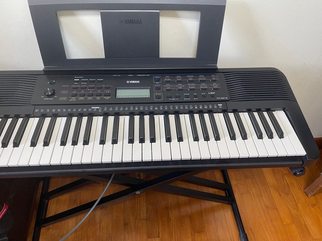Yamaha Keyboard PSR E-273, Hobbies & Toys, Music & Media, Musical ...