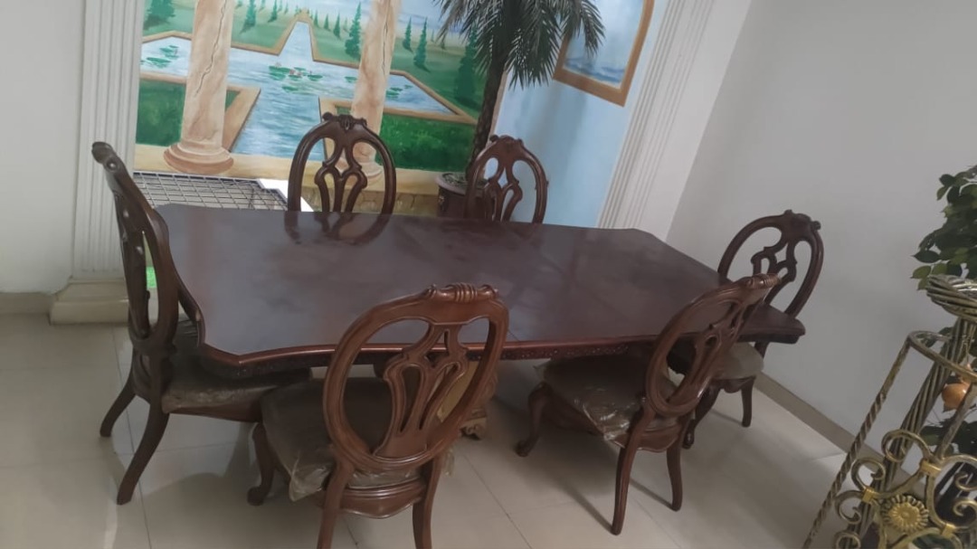1 Set Meja Makan Antik, Perabotan Rumah di Carousell