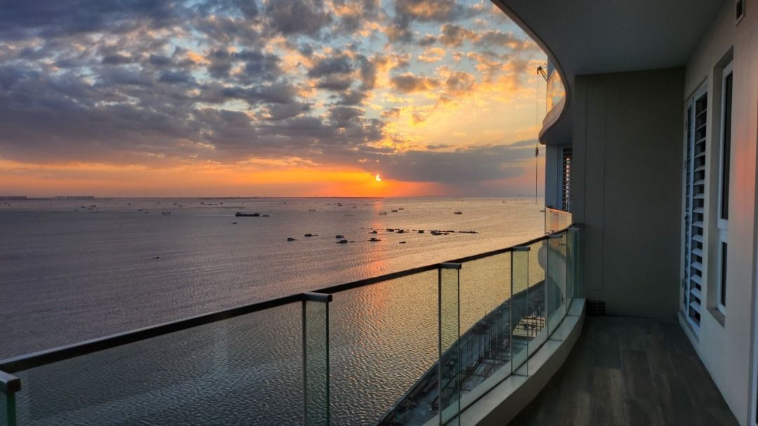 2BR Brand New Luxury Condo Sea View High Floor near Okada Solaire MOA ...