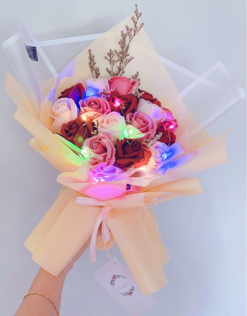 520 rose flower bouquet - Free delivery , Hobbies & Toys, Stationery ...
