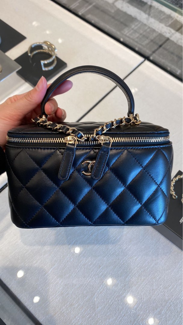 Chanel vanity with chain, Luxury, Bags & Wallets on Carousell