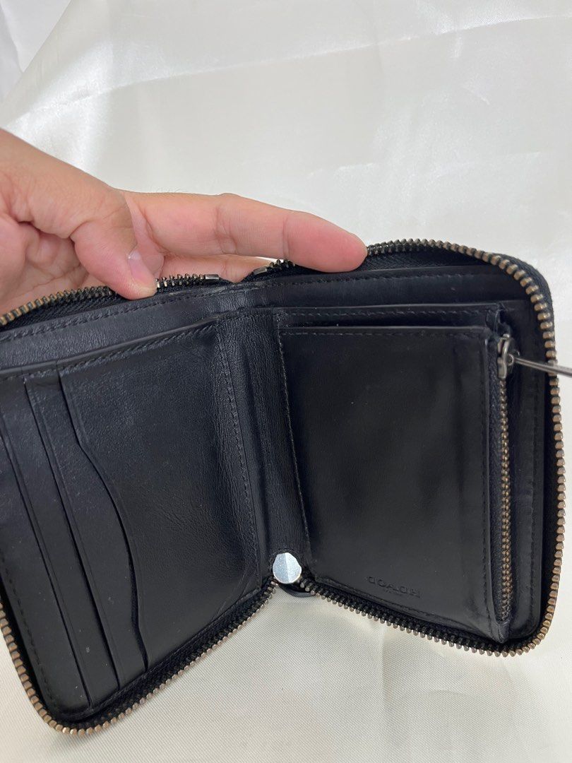 Coach Zipper Wallet, Men's Fashion, Watches & Accessories, Wallets ...