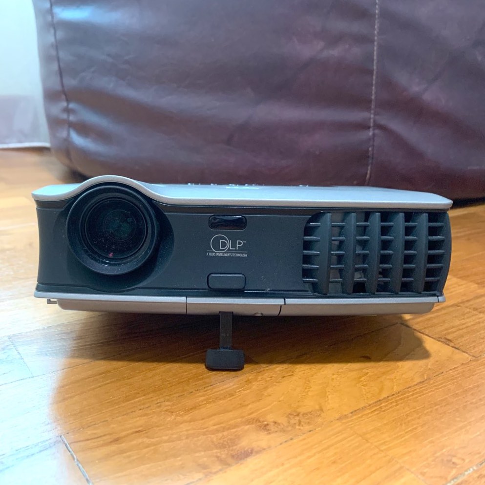 Dell DLP Projector 3400MP, TV & Home Appliances, TV & Entertainment ...