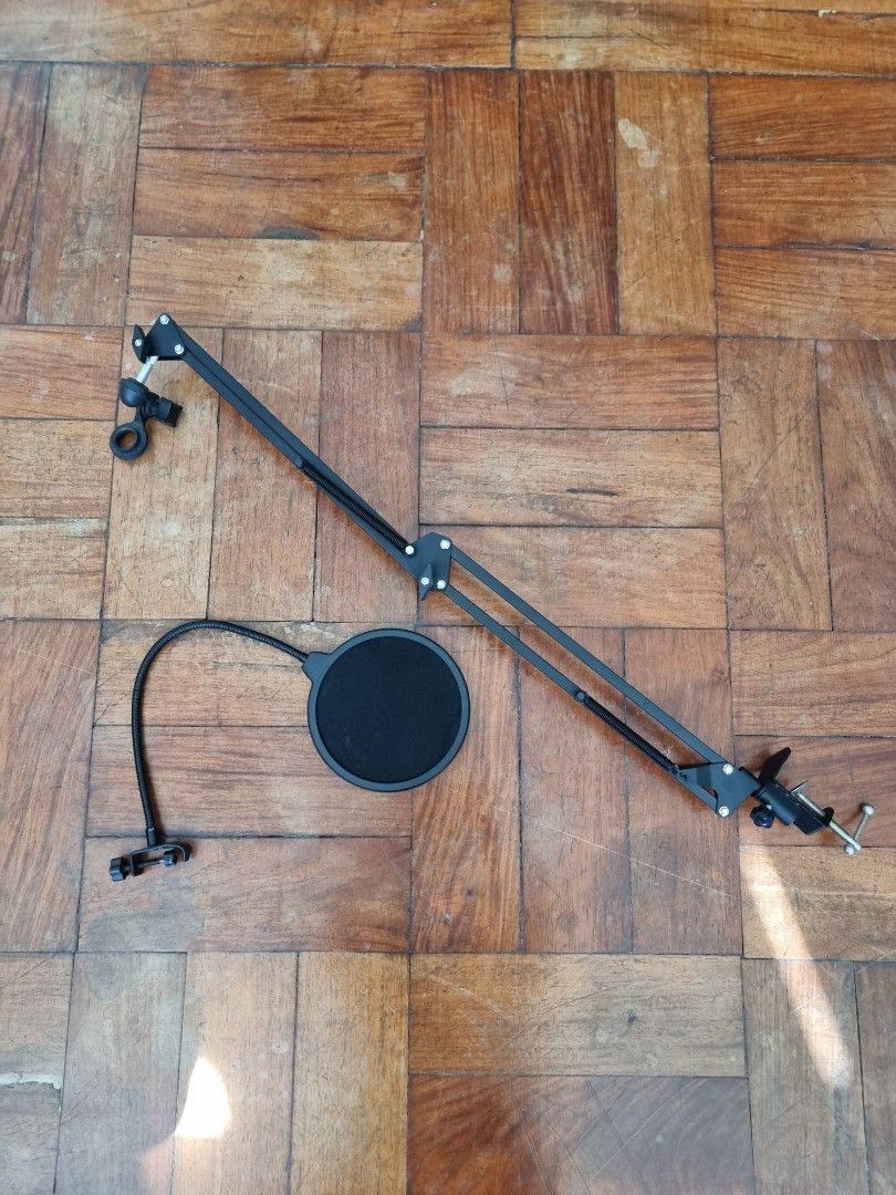 Desktop Mic Stand and Pop Filter pack, Audio, Microphones on Carousell