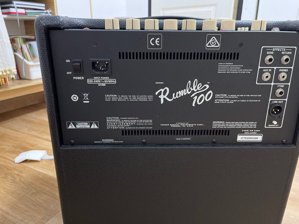 Fender Rumble 100 V3 Combo Bass Amplifier, 230V EU, Hobbies & Toys ...