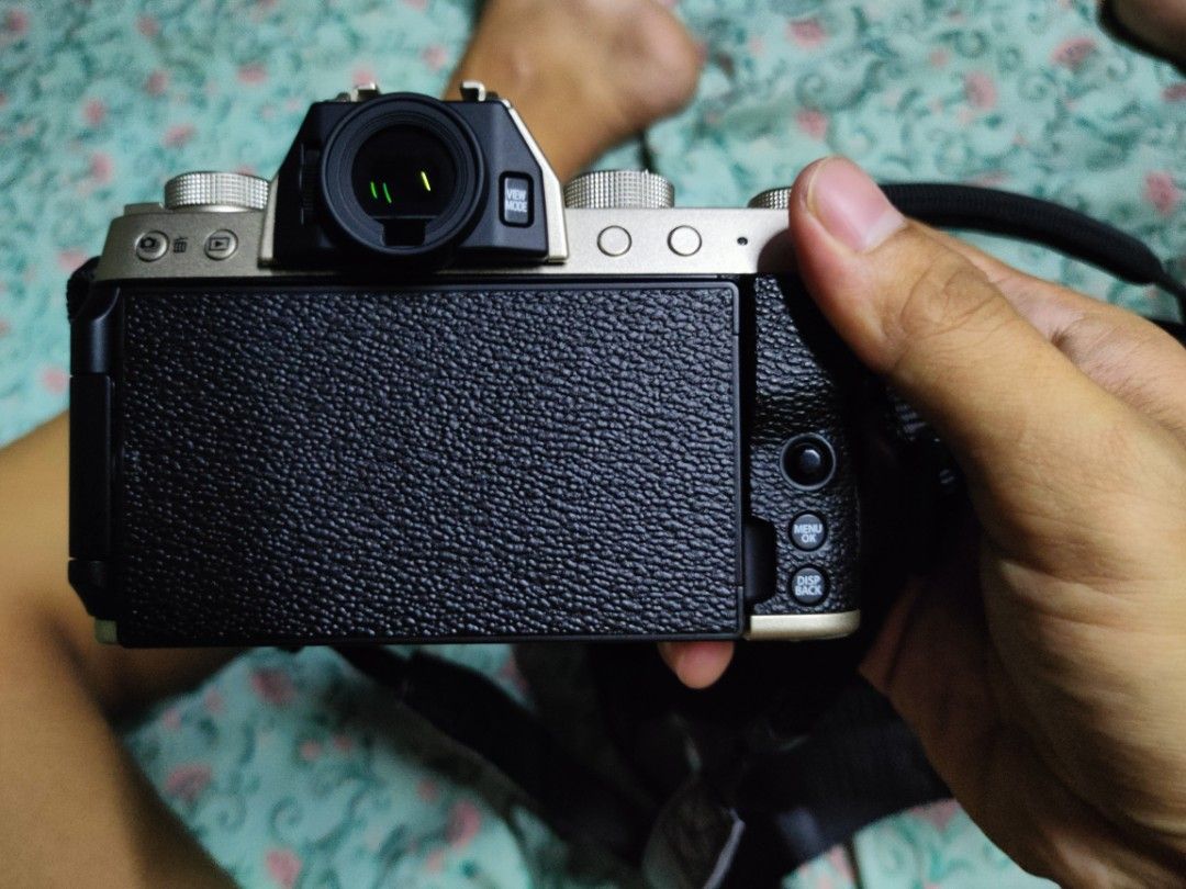 Fujifilm XT-200, Photography, Cameras on Carousell