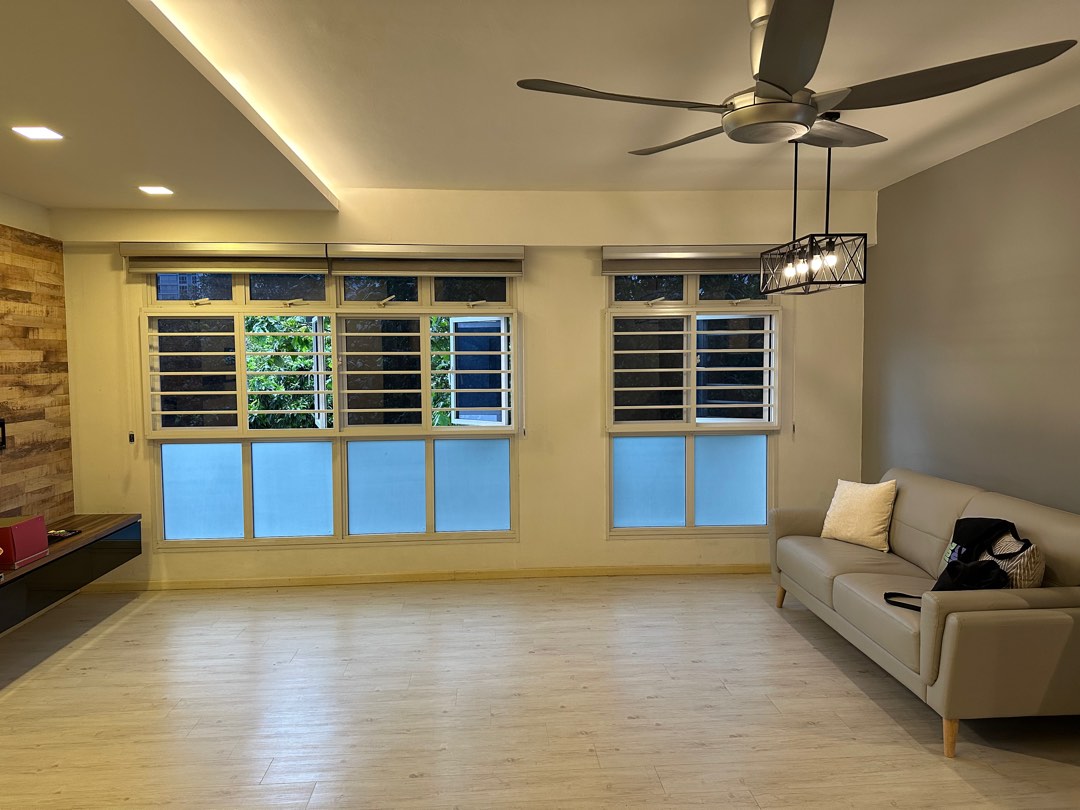 HDB 5-room window grills (white colour), Furniture & Home Living ...