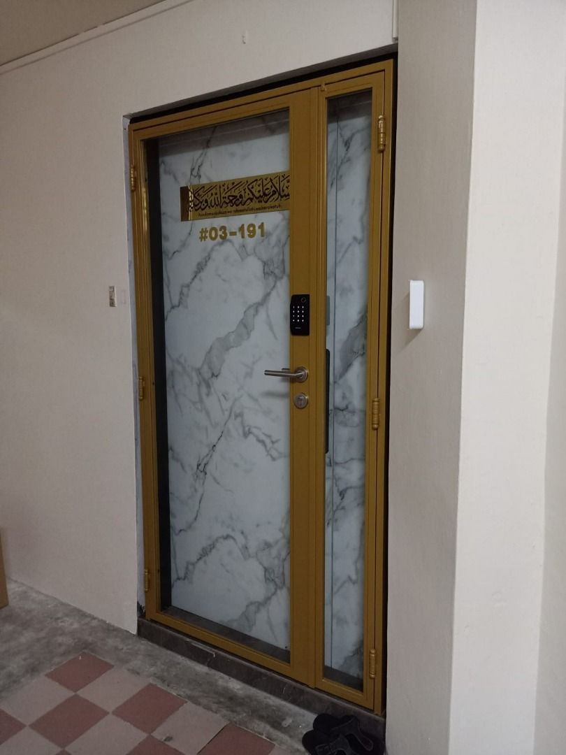 HDB /BTO glass gate free installation HP 98811733 Yoyo, Furniture ...