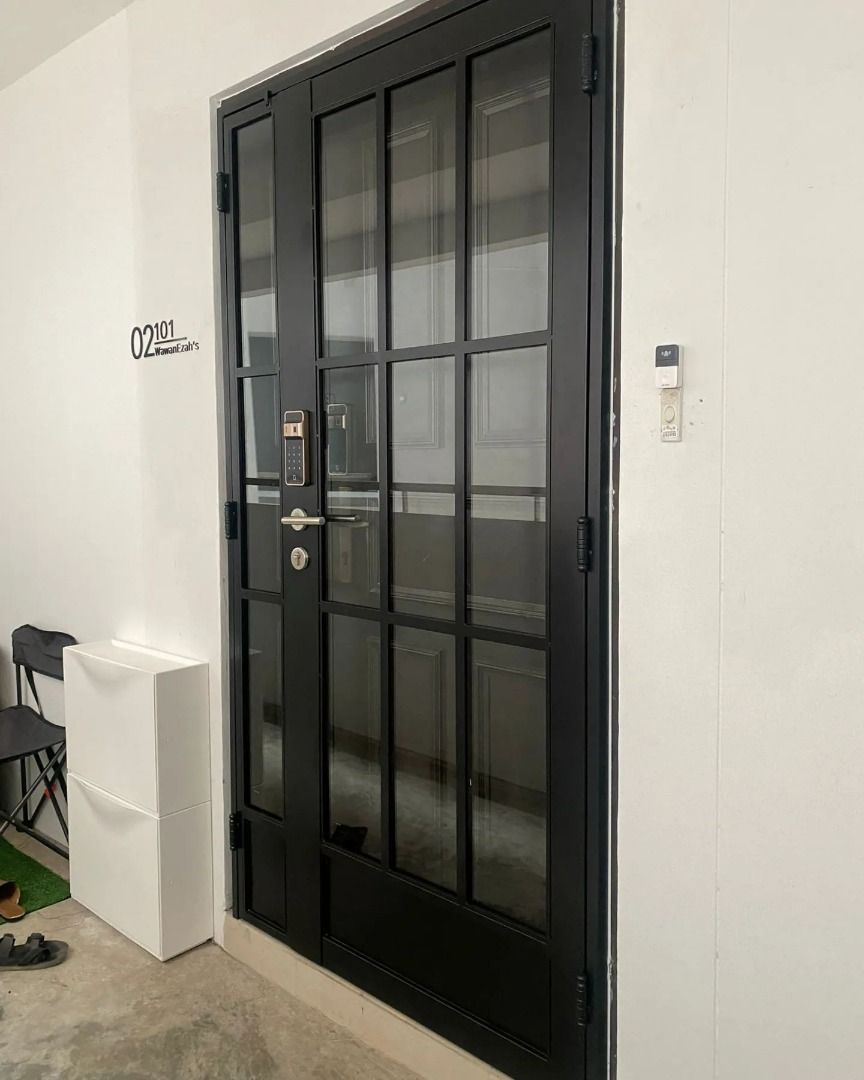 HDB /BTO glass gate free installation HP 98811733 Yoyo, Furniture ...