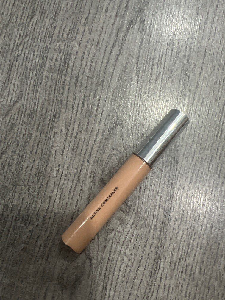 Issy & Co active concealer in PM3, Beauty & Personal Care, Face, Makeup ...