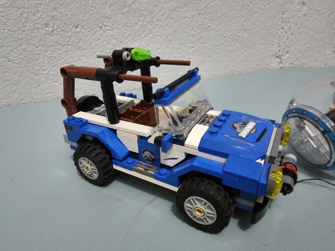 LEGO Jurassic World 75916 Dilophosaurus Ambush Car and Gyrosphere Only ...