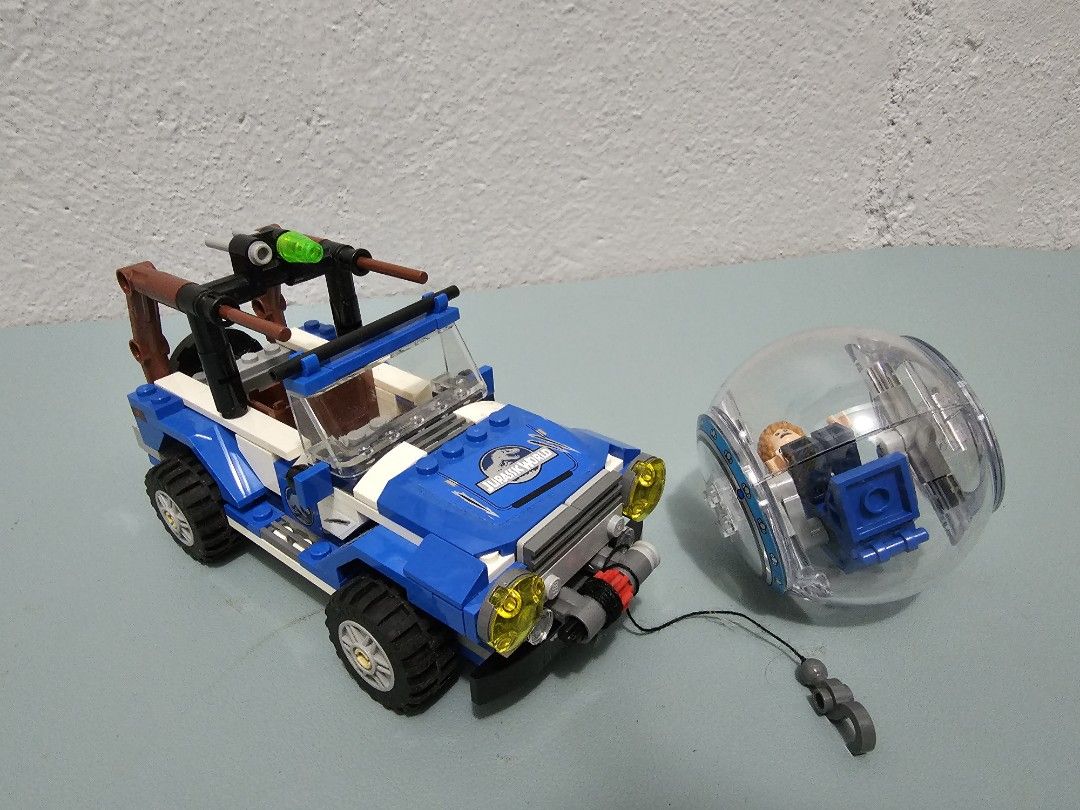 LEGO Jurassic World 75916 Dilophosaurus Ambush Car and Gyrosphere Only ...