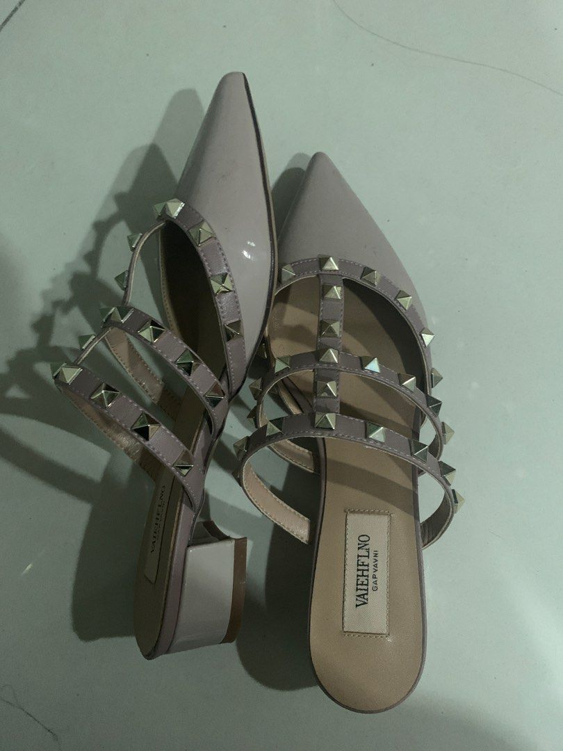 Light Purple Sandals, Women's Fashion, Footwear, Sandals on Carousell
