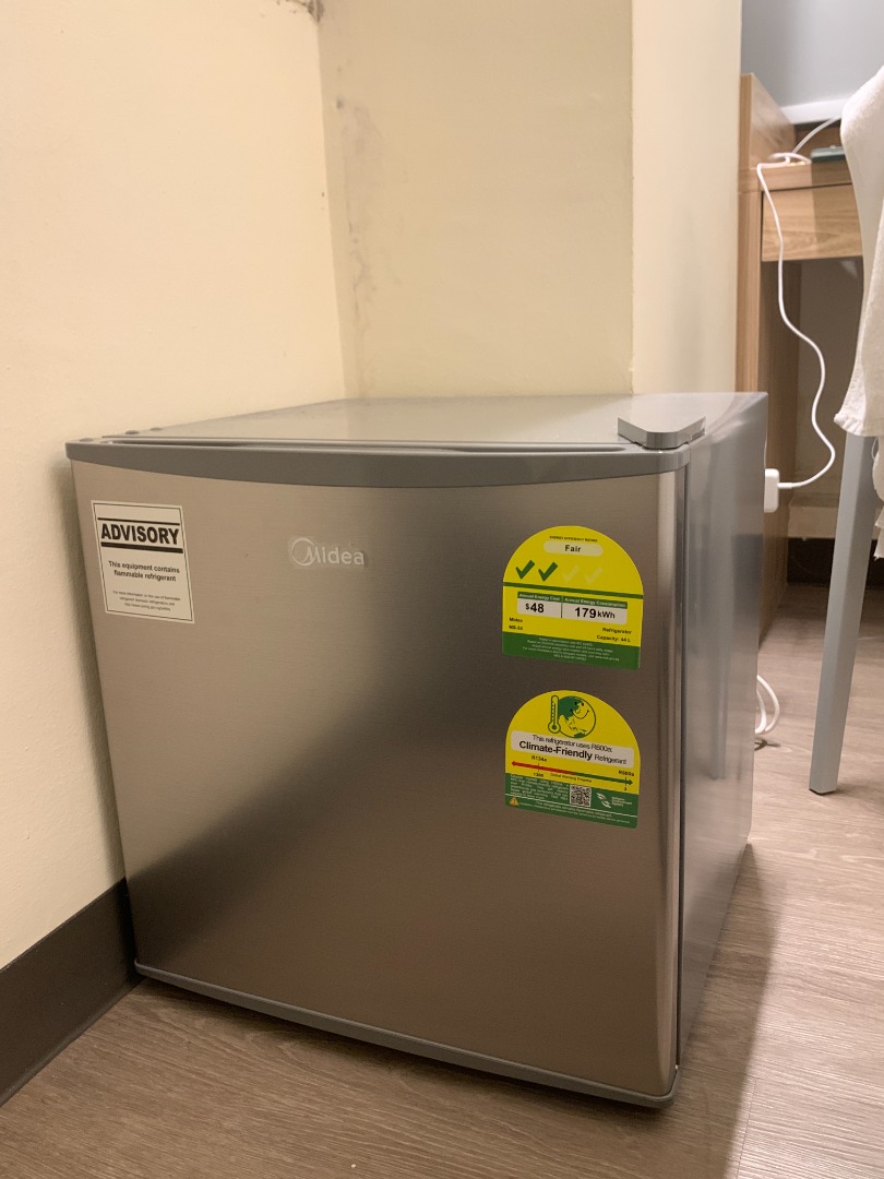 Midea 44L Mini Bar Fridge MS-50, TV & Home Appliances, Kitchen ...