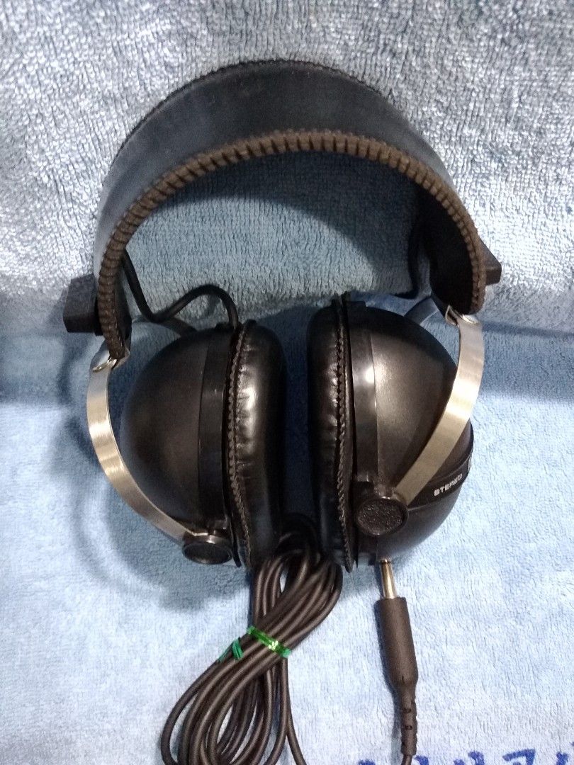 Pioneer Stereo Headphone SE-205 VINTAGE!, Audio, Headphones & Headsets on Carousell