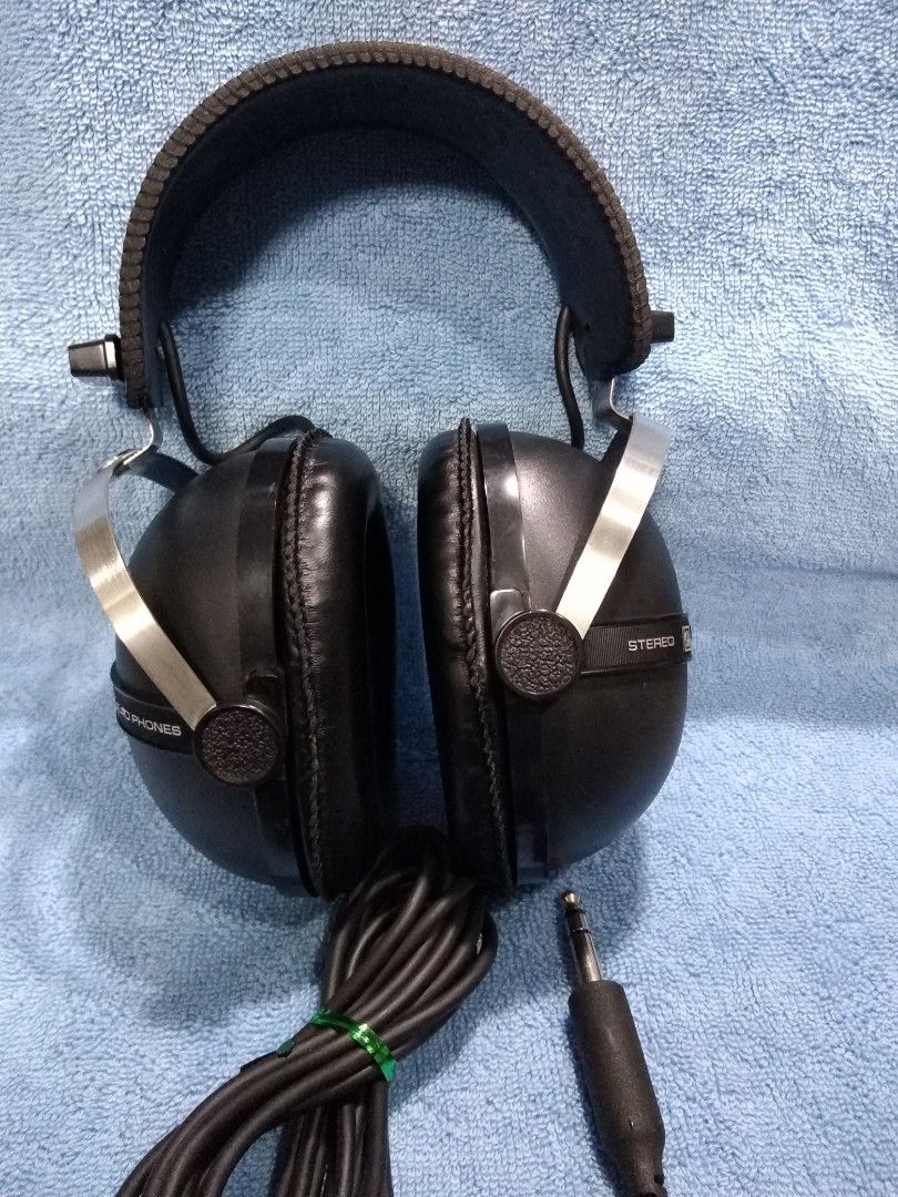 Pioneer Stereo Headphone SE-205 VINTAGE!, Audio, Headphones & Headsets on Carousell