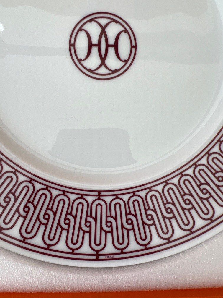 Piring hermes H Deco rouge dessert plate n°1 |, Barang Mewah, Aksesoris ...