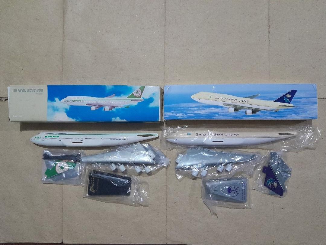 PLASTIC "SNAP-TOGETHER"AIRLINER MODEL PLANES DISPLAY Lot of 13 ...