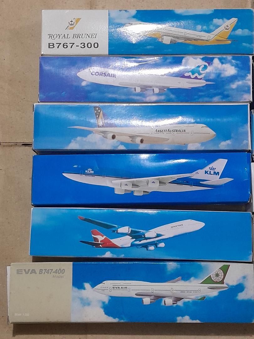 PLASTIC "SNAP-TOGETHER"AIRLINER MODEL PLANES DISPLAY Lot of 13 ...