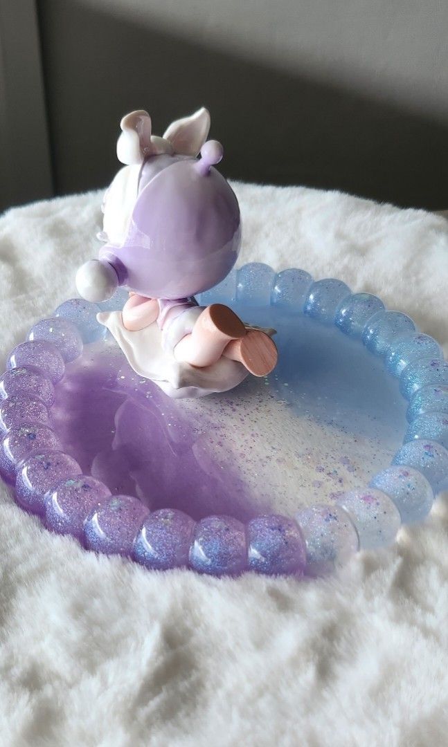 Popmart SkullPanda Warmth Series Handphone Stand/Trinket Tray, Women's ...