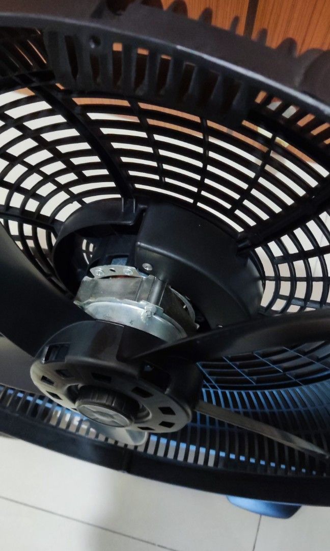 Powerpac 20" Big table fan, Furniture & Home Living, Lighting & Fans ...