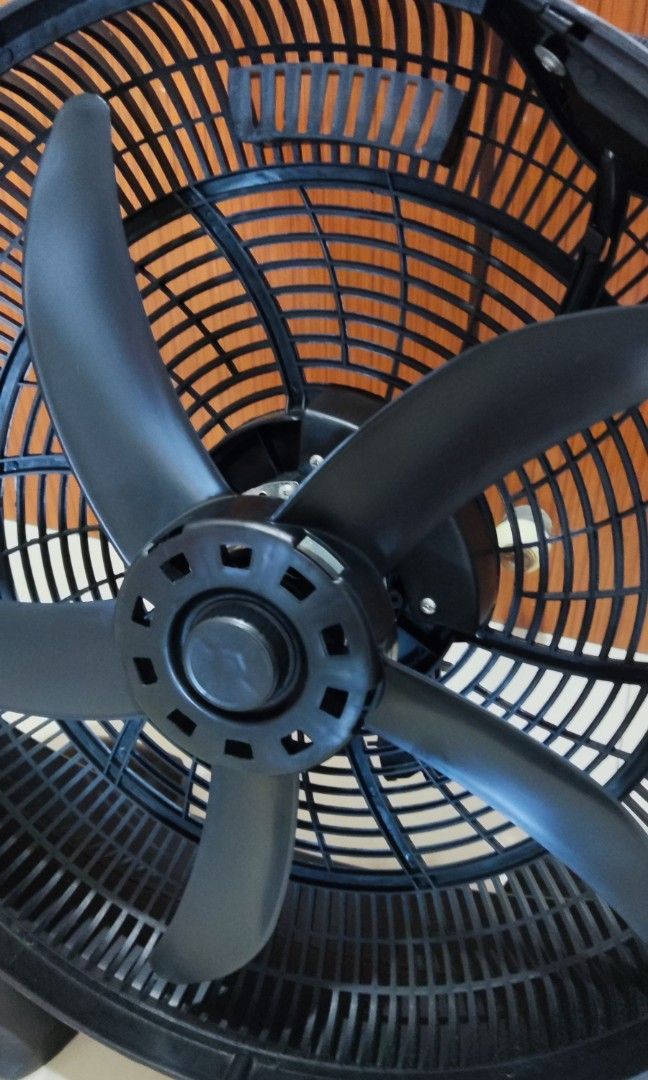 Powerpac 20" Big table fan, Furniture & Home Living, Lighting & Fans ...