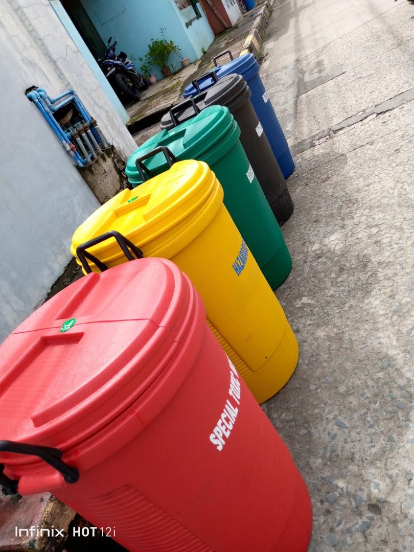 TROLLING TRASH BIN on Carousell