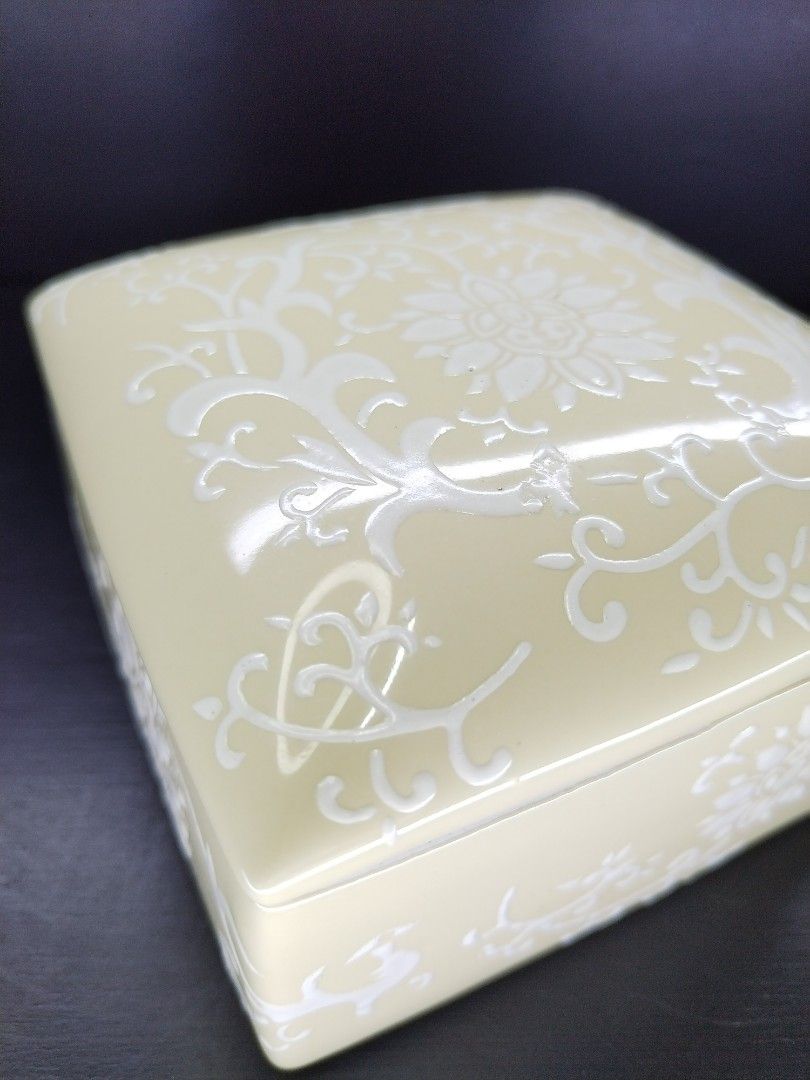 Vintage white and yellow porcelain trinket box with lid, Furniture ...