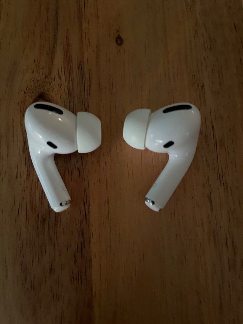 Airpods Pro 1st Gen earbuds, Audio, Earphones on Carousell