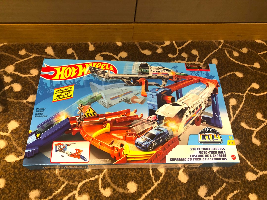 BNIB Hot Wheels City Stunt Train Express Track Set, Hobbies & Toys ...
