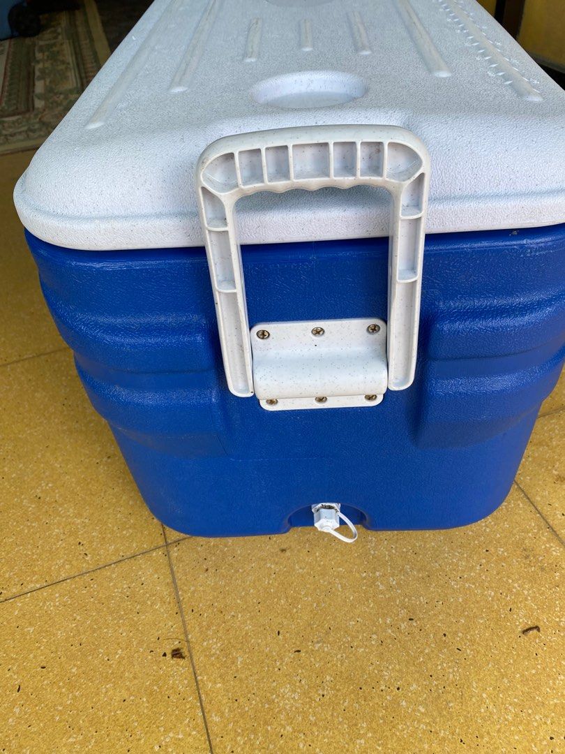 Brand New 100L Cooler Box with Wheels and handles, Sports Equipment ...
