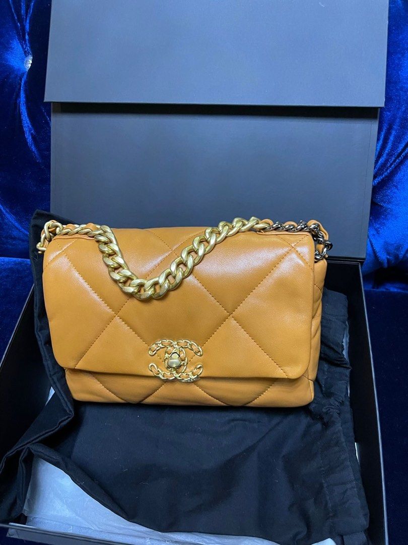 C19 chanel small caramel black flap bag 2022 (chip) Box,flanel hitam,db ...