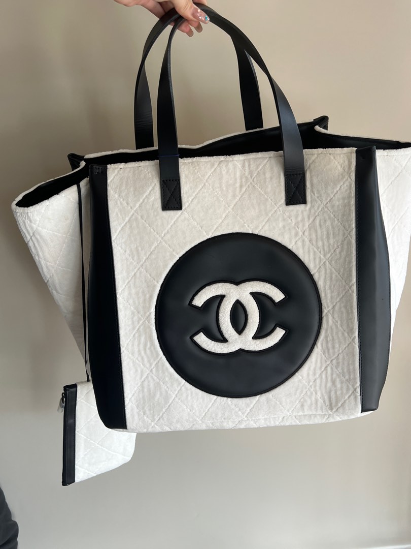 Chanel beach Terry tote set, 名牌, 手袋及銀包 - Carousell