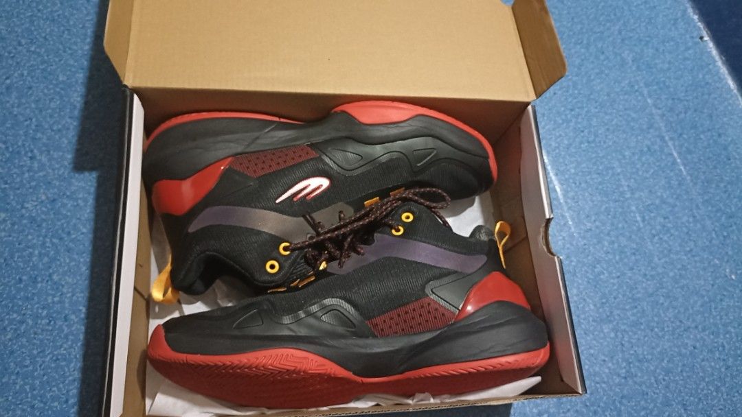 conqueror world balance on Carousell