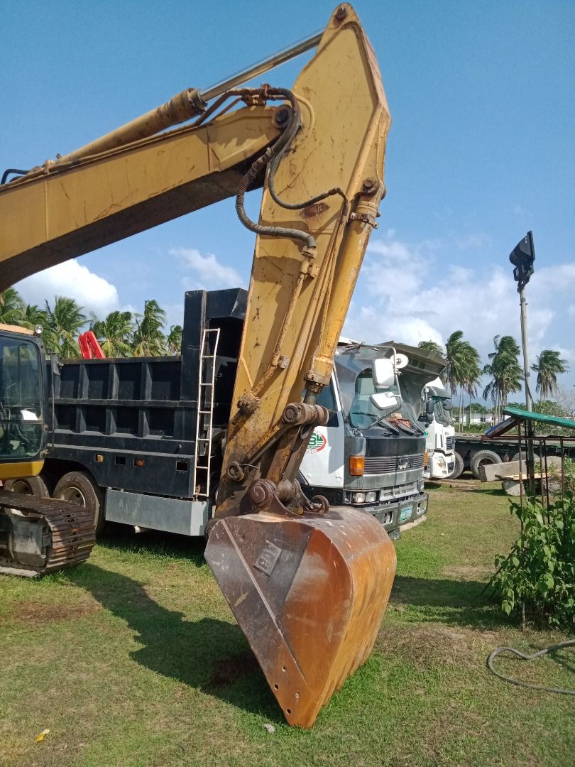 Caterpillar Crawler Excavator 320C LC Rega 2002, Special Vehicles ...