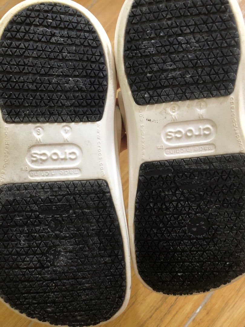 CROCS kitchen shoes unisex, Men's Fashion, Footwear, Casual Shoes on ...