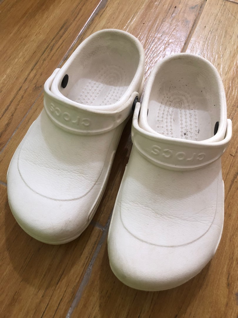 CROCS kitchen shoes unisex, Men's Fashion, Footwear, Casual Shoes on ...