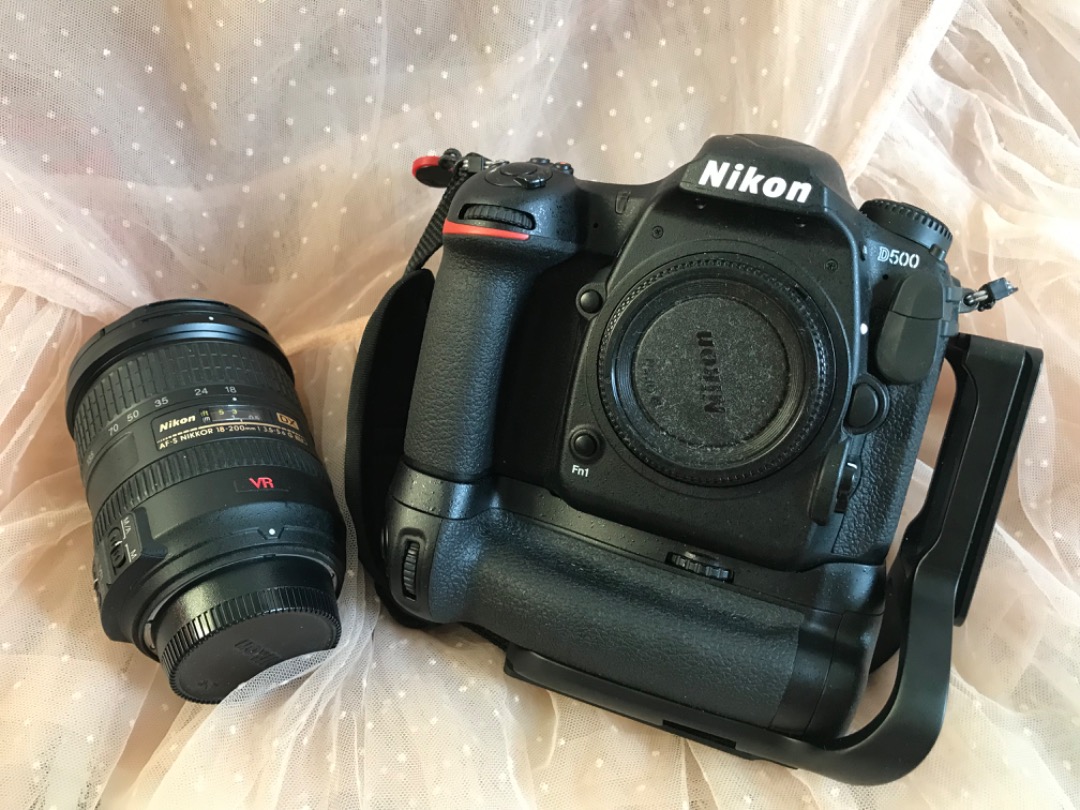 D500 with zoom lens & battery pack (MB-D17 original Nikon), Photography ...