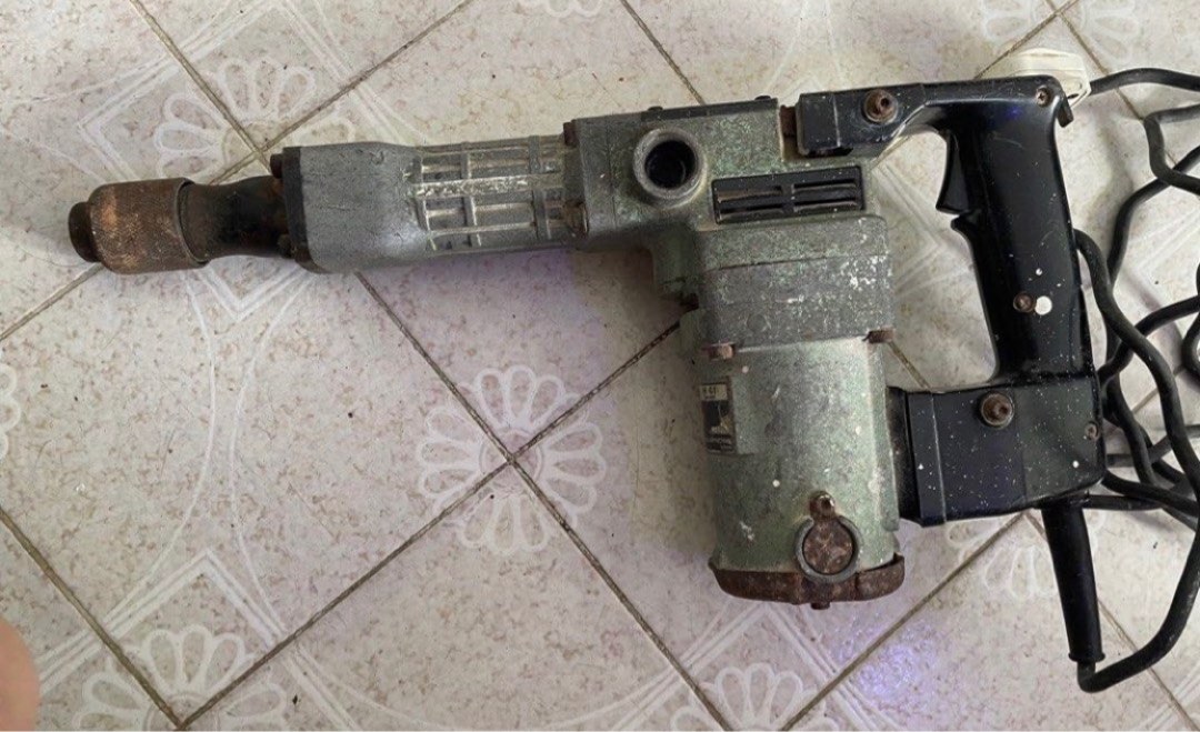 Hitachi concrete demolition hacking machine H41 Hammer, Furniture ...