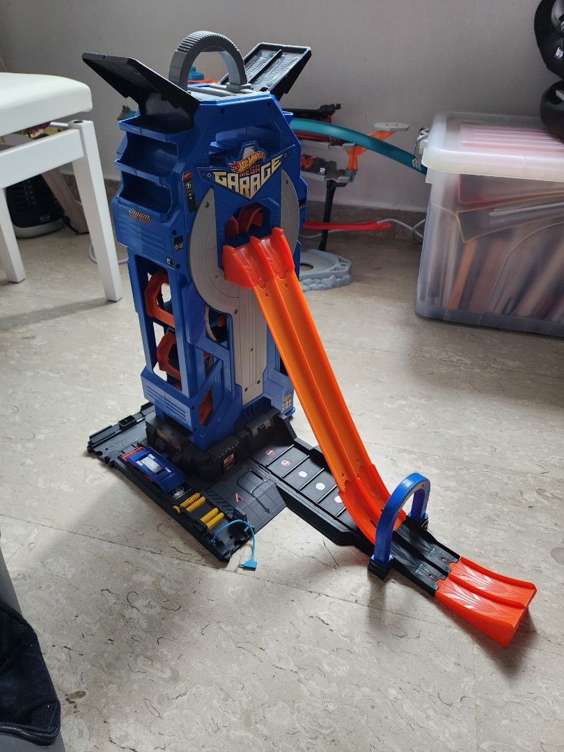 Hot Wheels Mega Garage, Hobbies & Toys, Toys & Games on Carousell
