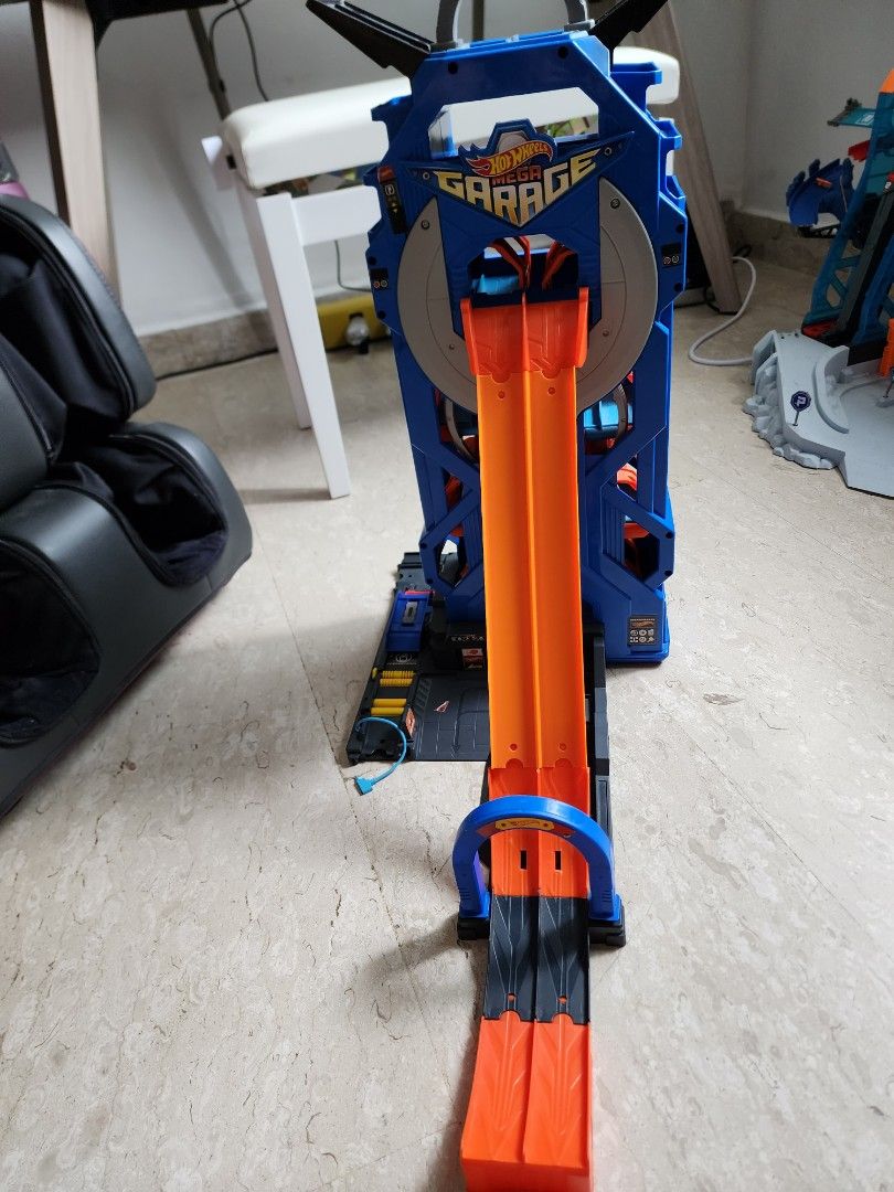 Hot Wheels Mega Garage, Hobbies & Toys, Toys & Games on Carousell