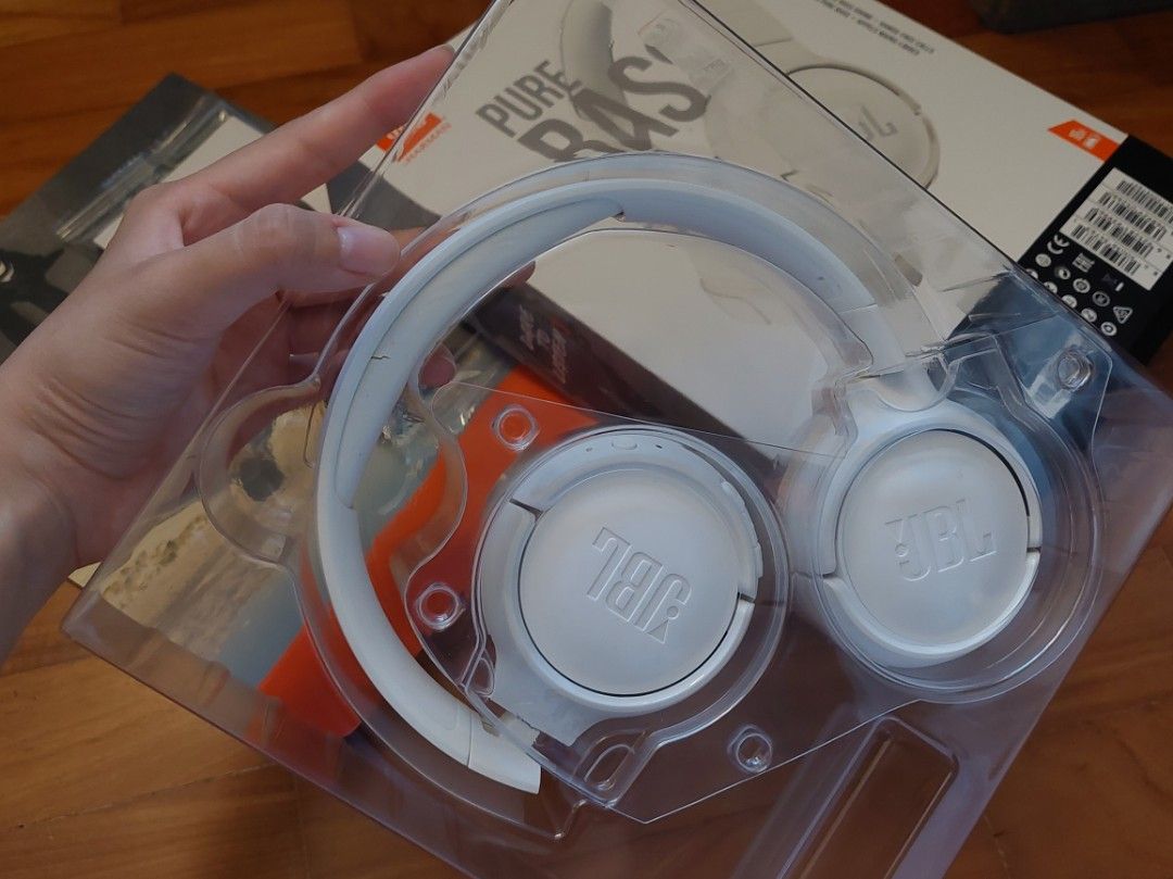 Jbl Bluetooth Headphones White Audio Headphones Headsets On Carousell