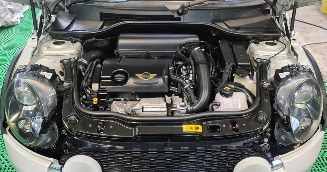 Mini cooper R56 engine oil leaking & gearbox overhaul leaking, clutch ...