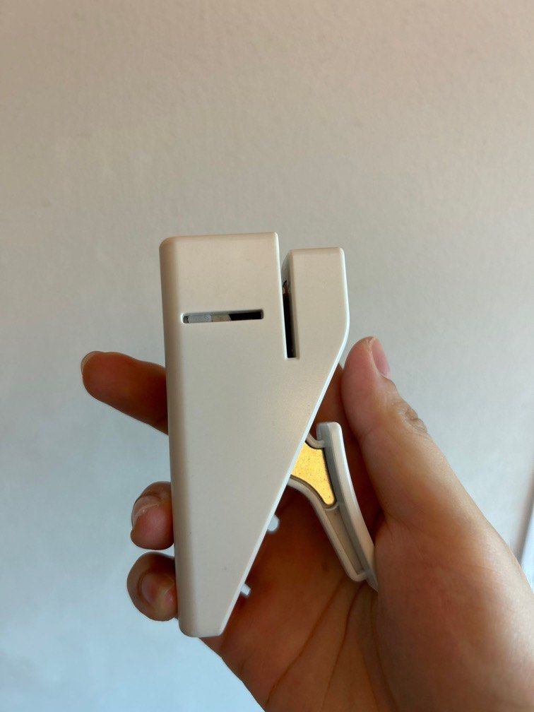 Muji stapler without the need to put staple, Hobbies & Toys, Stationery ...